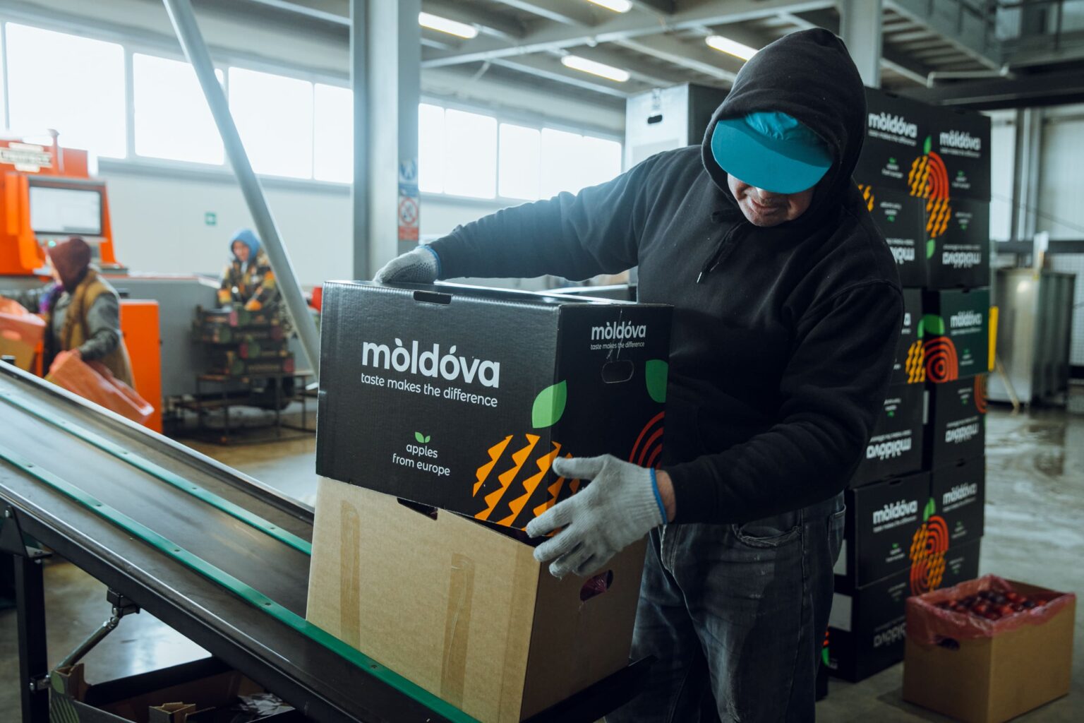 Moldova a importat de aproape 3 ori mai multe produse decât a exportat ...