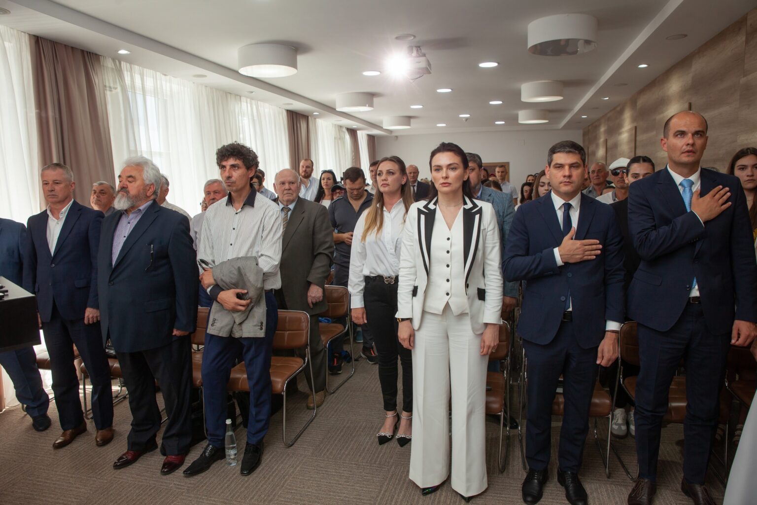 Actorul Sergiu Voloc a aderat la partidul Victoriei Furtună. Va ...